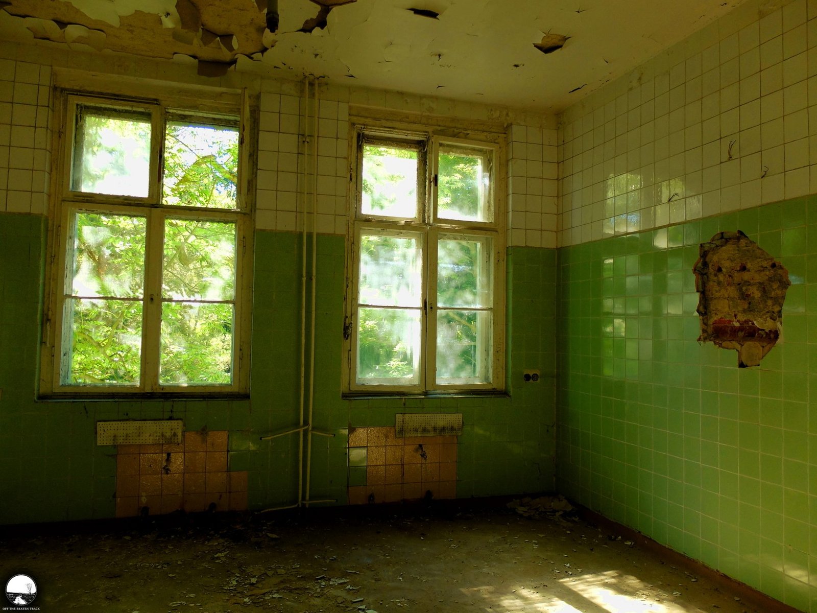 An Abandoned Soviet Hospital [Legnica, Poland] - Off the Beaten Track