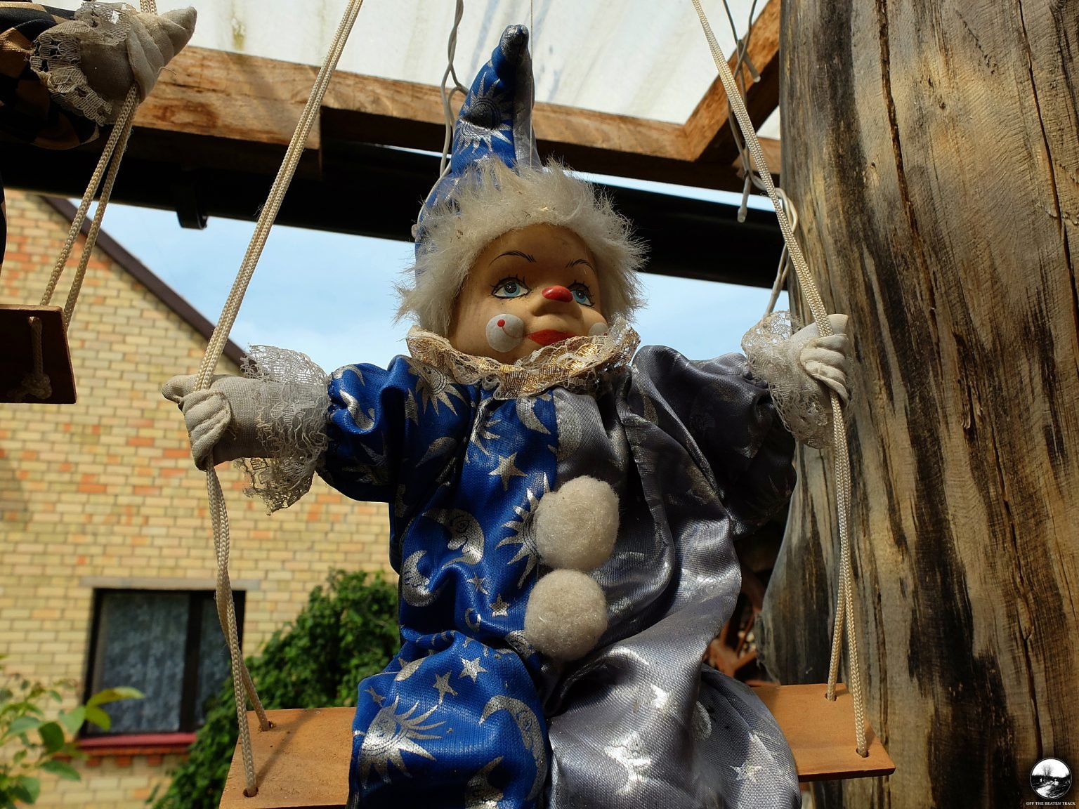 Another Use of Dishes. Visiting the Extraordinary House of Pots [Žagarė ...