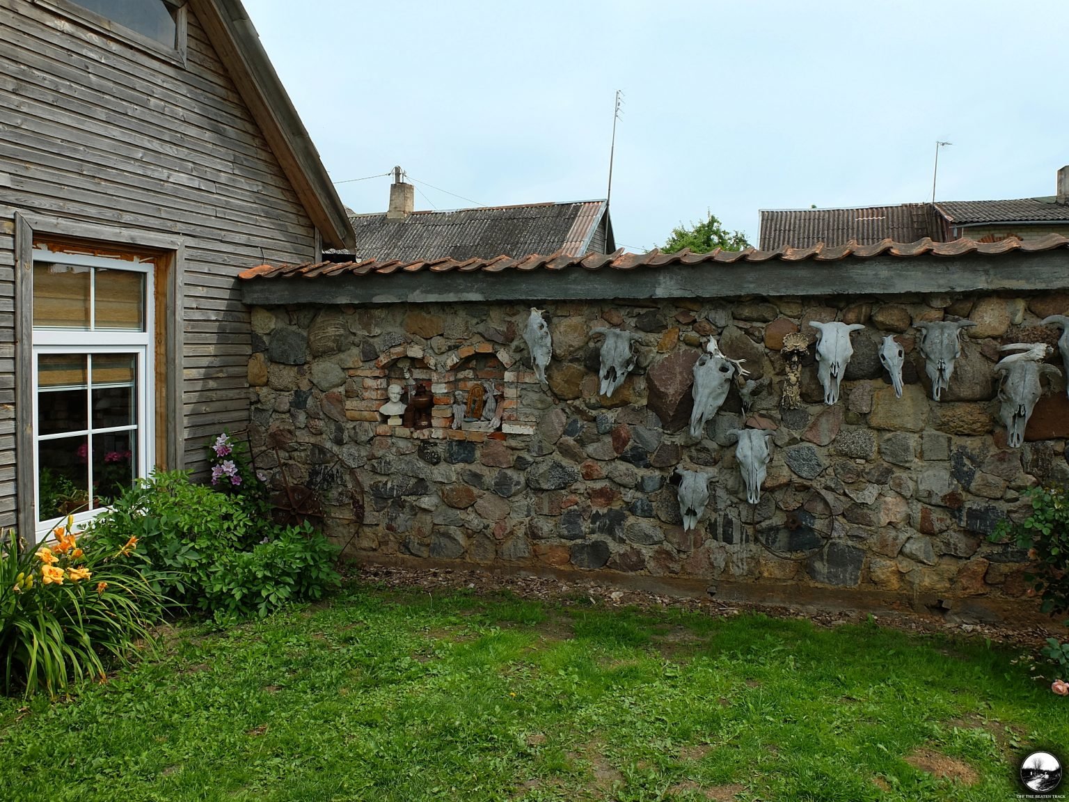 Another Use of Dishes. Visiting the Extraordinary House of Pots [Žagarė ...