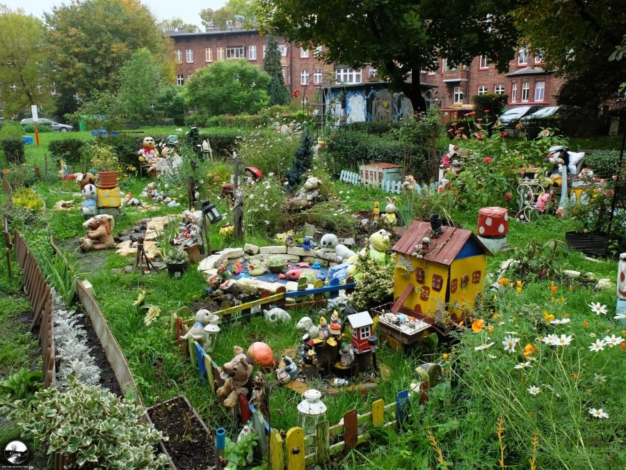 Cute yet Creepy. Visiting the Magic Yard of Toys [Katowice, Poland ...