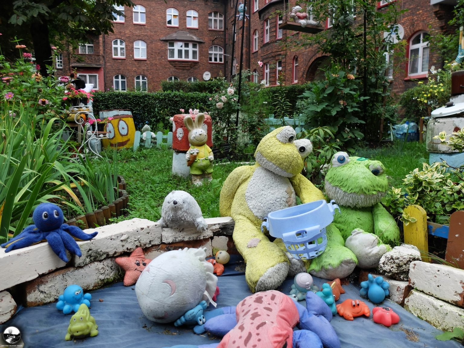 Cute yet Creepy. Visiting the Magic Yard of Toys [Katowice, Poland ...