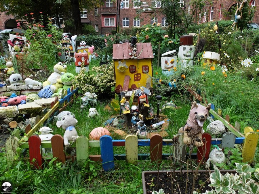 Cute yet Creepy. Visiting the Magic Yard of Toys [Katowice, Poland ...