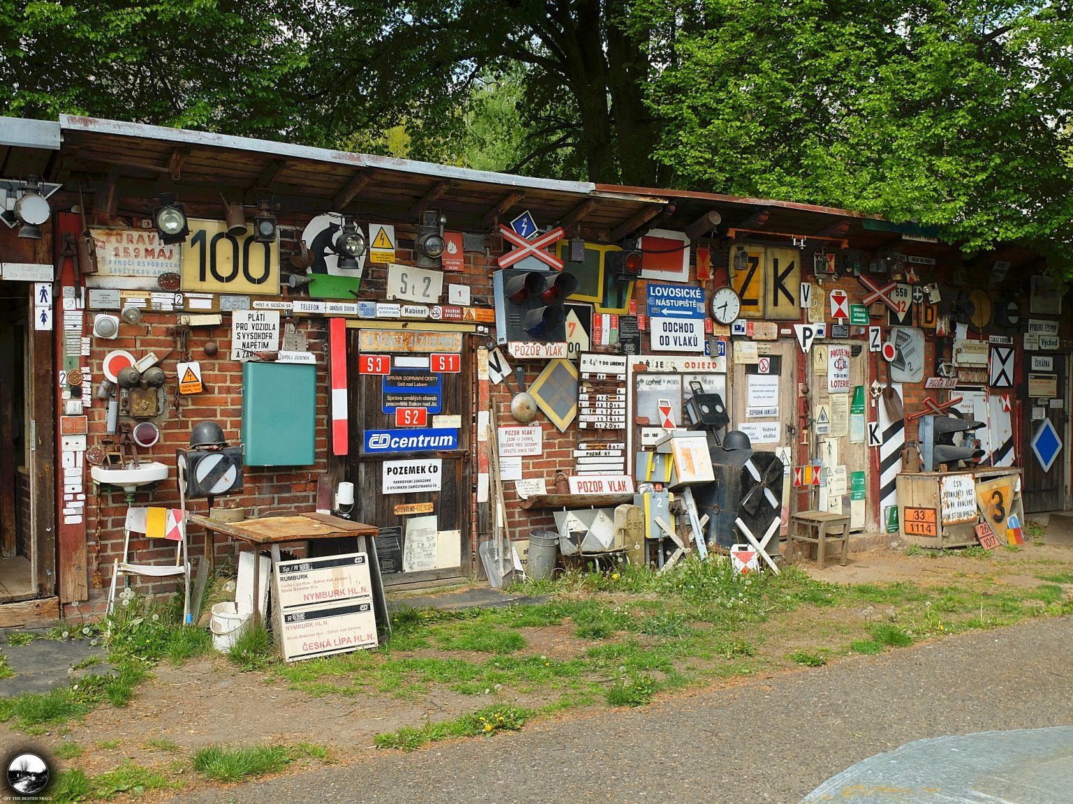 In the Kingdom of Railway Signs: The Bizarre Train Station [Brniště ...