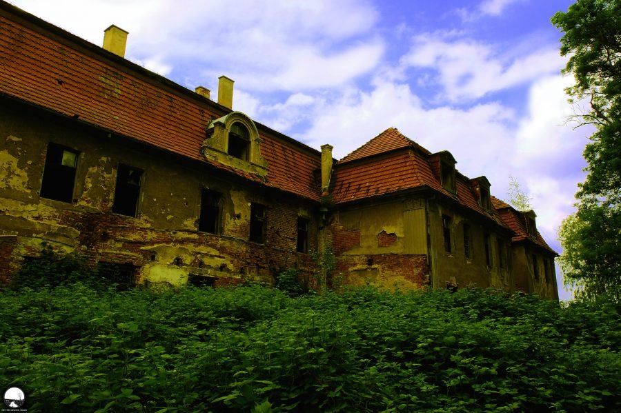 The Abandoned von Zobeltitz Palace [Glinka, Poland] - Off the Beaten Track